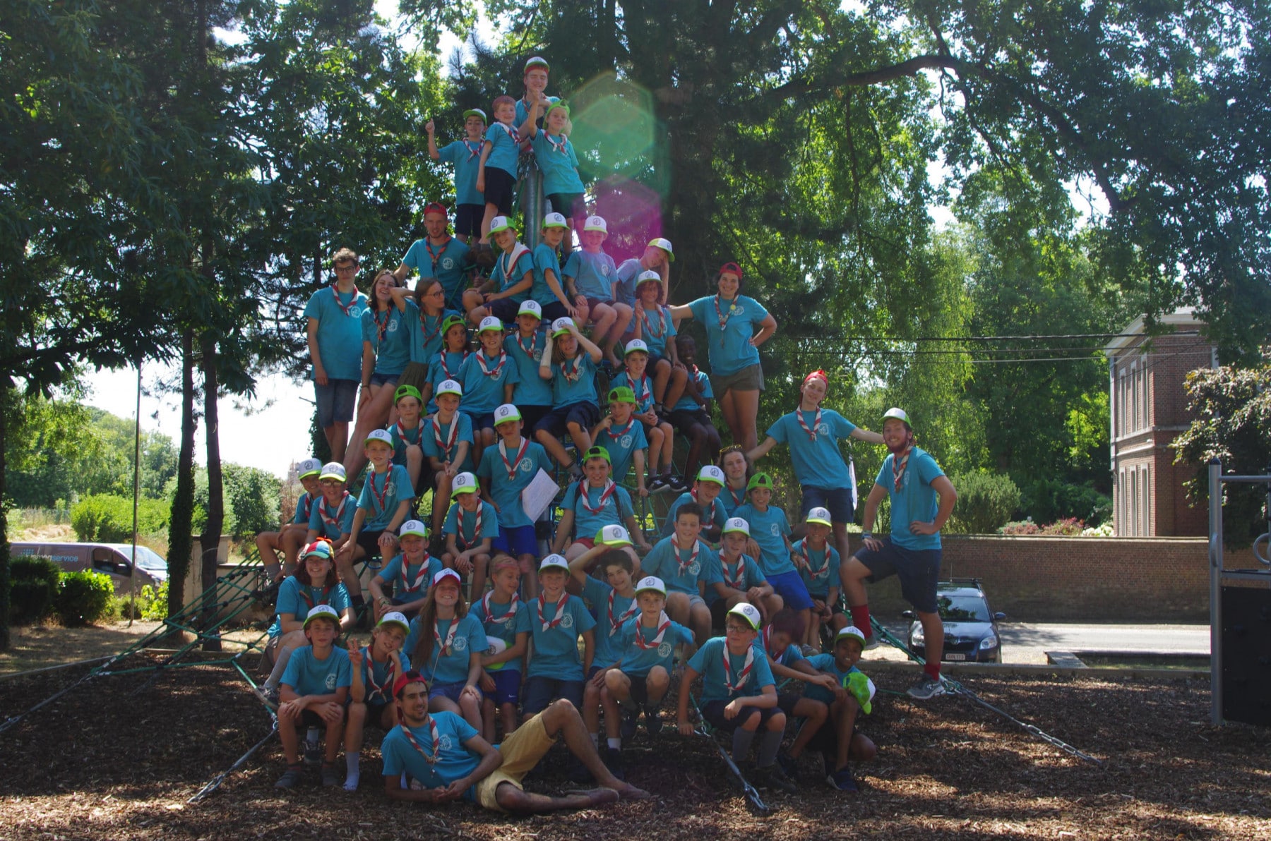 Meute de la Fleur Rouge (M2) - Guides et Scouts de Saint-Michel